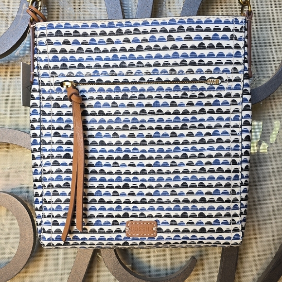 Fossil | Bags | Fossil Navy And White Patterned Crossbody Bag | Poshmark